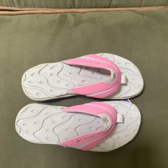Columbia | Shoes | New Columbia Flip Flops Girls Kids Size 4 | Poshmark